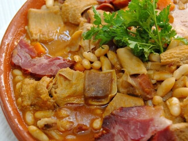 Como preparar Feijoada com Dobrada e Carnes