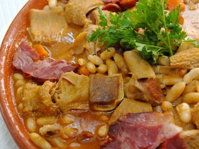 Como preparar Feijoada com Dobrada e Carnes