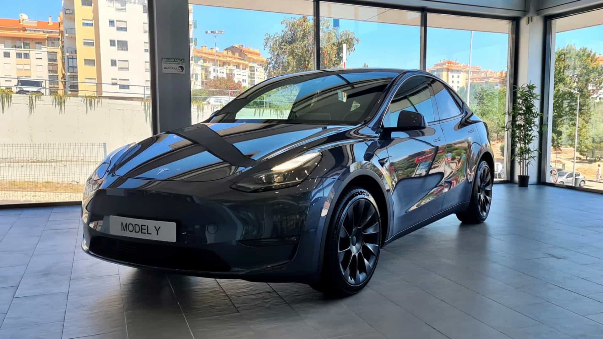 Tesla Model Y - MMO