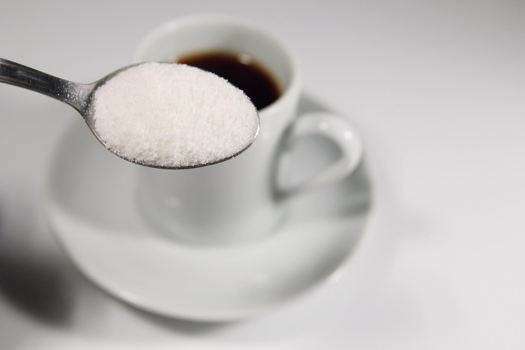 Os efeitos do consumo excessivo de açúcar na saúde - MMO